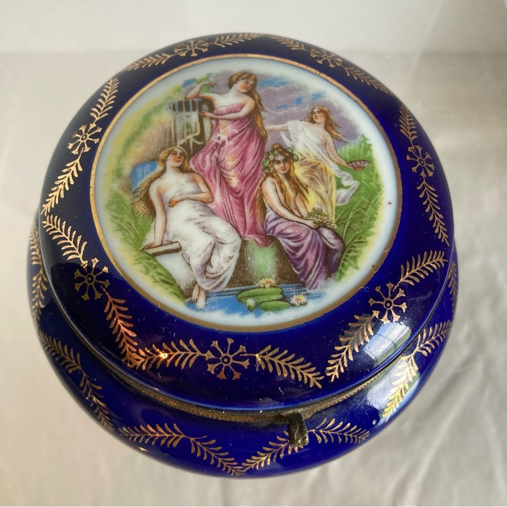 Porcelain Cobalt Blue Trinket Box. Japan - Gem